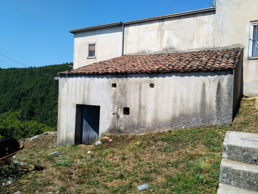 Detached house and land in a rural area (c.da Serrone, 76) - La tua ...